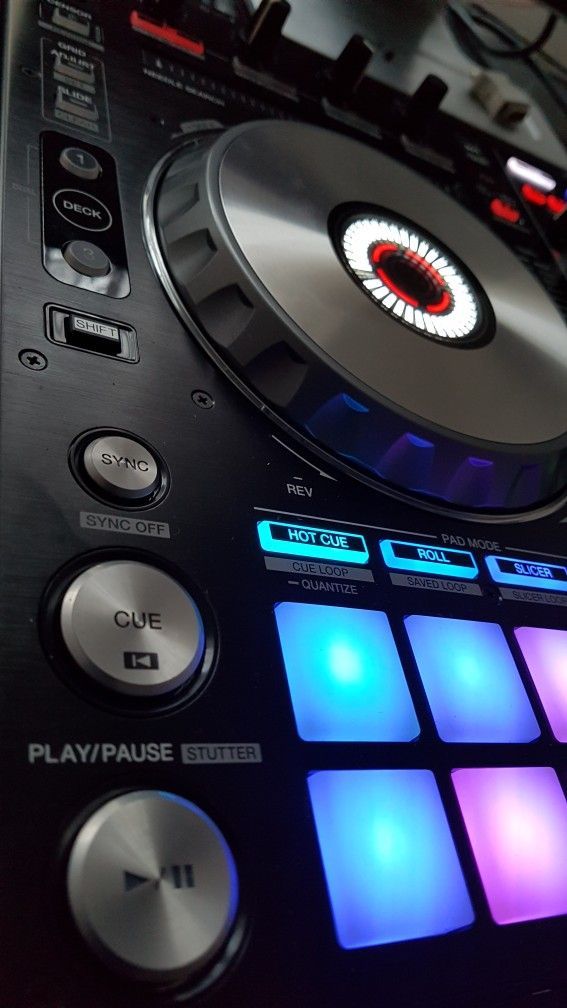 Trndsttr Lucian Remix LOOP by R3V3RB Sound Effect - Meme Button - Tuna