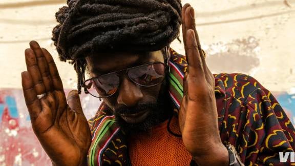 headlock by demariofr - Meme Sound Effect Button for Soundboard - Voicemod